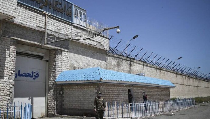 Iran: Political prisoners in critical conditions